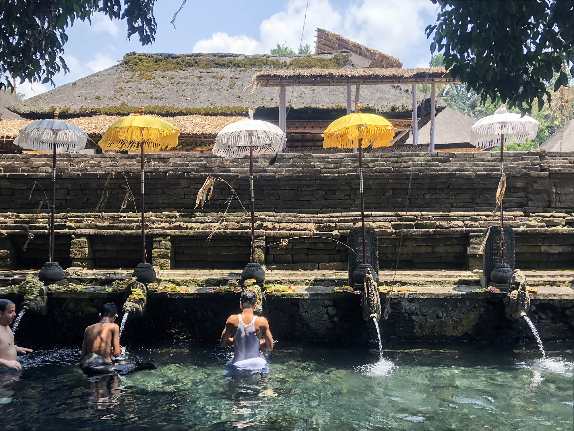 峇里島景點｜聖泉寺tirta Empul Temple身心洗禮，交通and景點規劃，當地人的信仰中心，一日3洗治百病！ Miss Slow慢半拍小姐